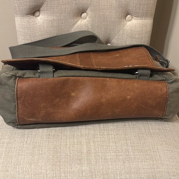L.L. Bean | Bags | Ll Bean Brown And Green Mens Messenger Bag | Poshmark